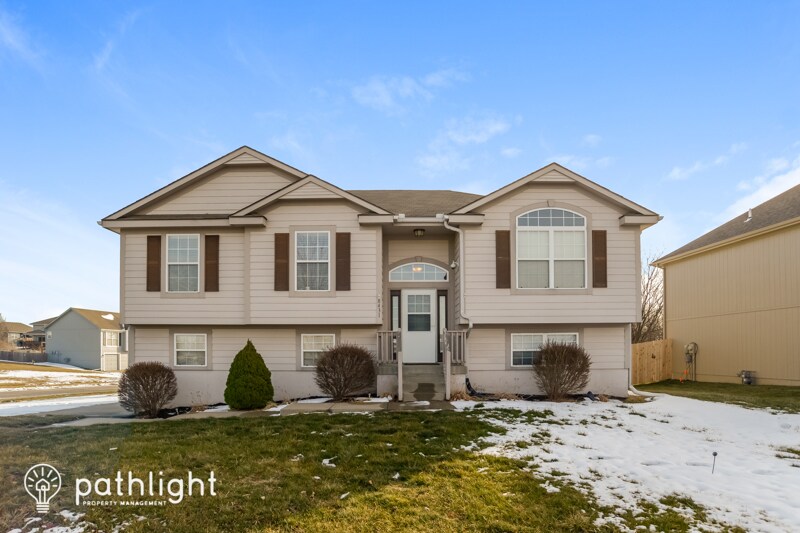 8431 N Kensington Ave, Kansas City, MO 64156 | Apartments.com