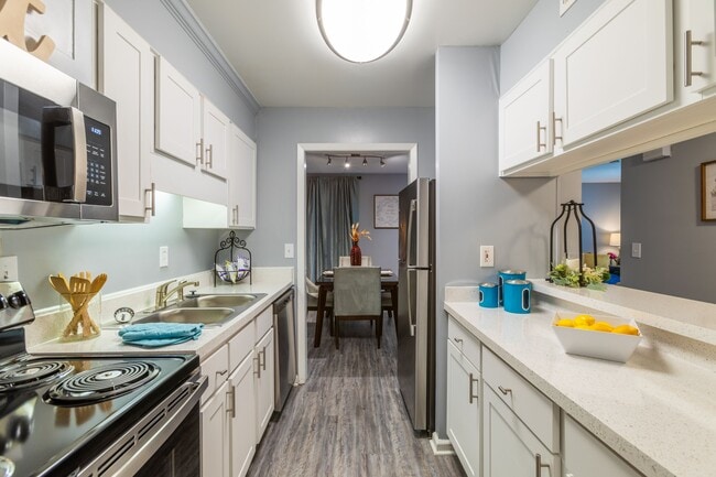 Yester Oaks Apartments - Apartments in Greensboro, NC | Apartments.com