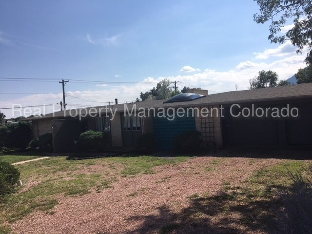 702 Crestridge Ave, Colorado Springs, CO 80906 - House Rental in ...