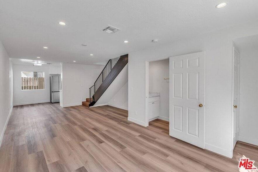 6616 Sylmar Ave, Los Angeles, CA 91405 | Apartments.com