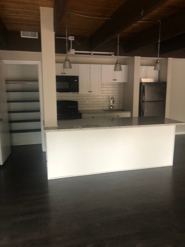 711 Kenneth Cir, Elgin, IL 60120 - Townhome Rentals in Elgin IL ...