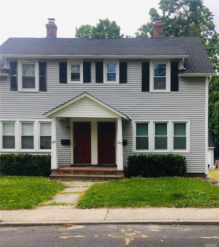 125 Spring St, Port Jefferson, NY 11777 - Townhome Rentals in Port ...
