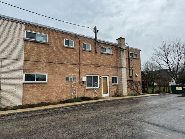 29W543 Batavia Rd Unit 7, Warrenville, IL 60555 - Condo for Rent in ...