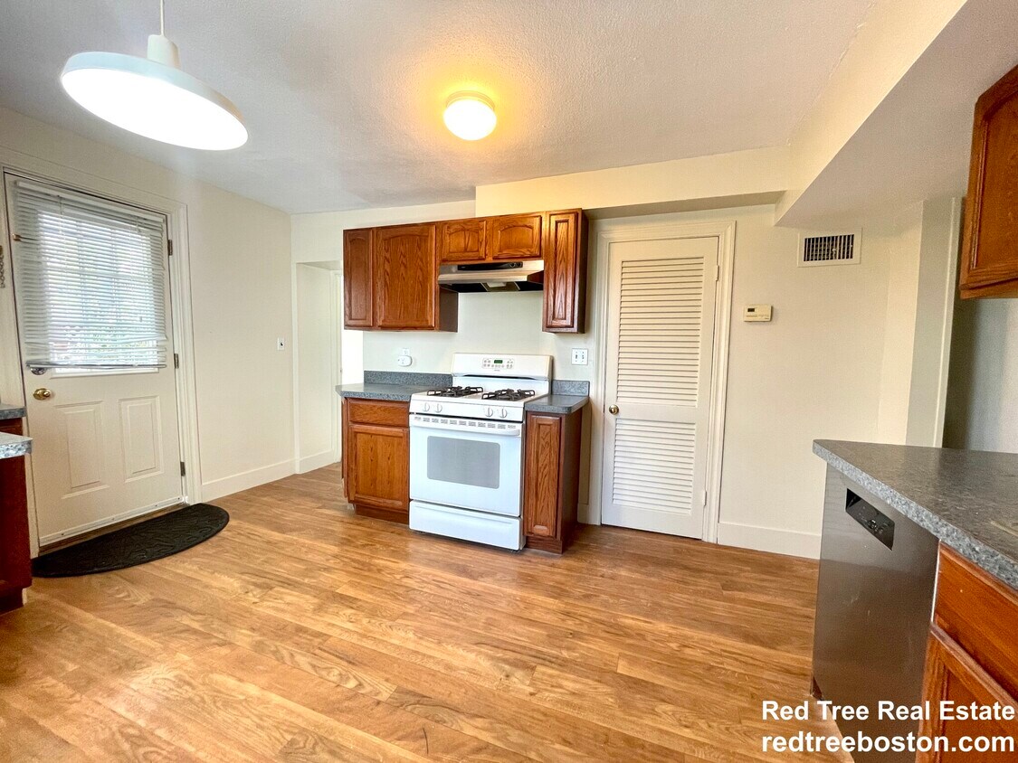 25 Oakland St Newton, MA 02458 - Alquileres en Newton, MA | Apartamentos.com