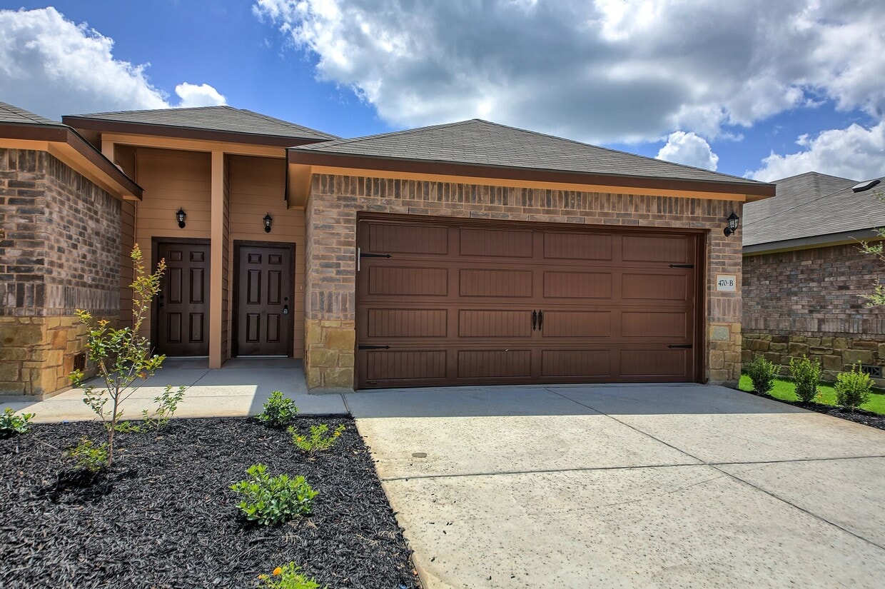470 Jack Rabbit Ln Unit B, Buda, TX 78610 - Condo for Rent in Buda, TX ...