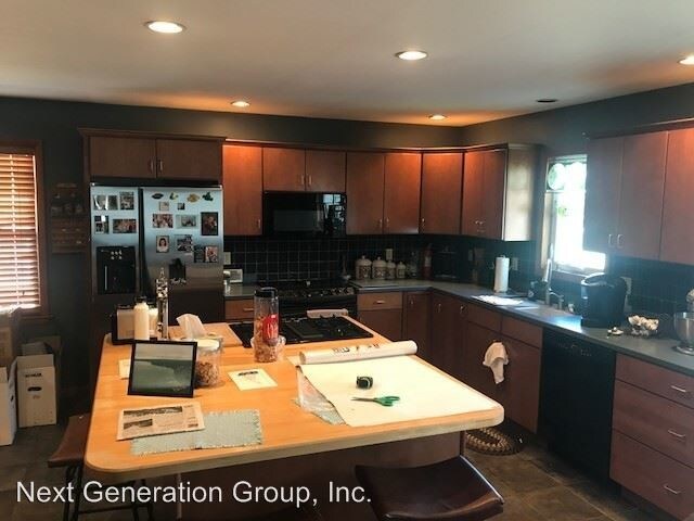 182 Green St, Emmaus, PA 18049 - Room for Rent in Emmaus, PA ...