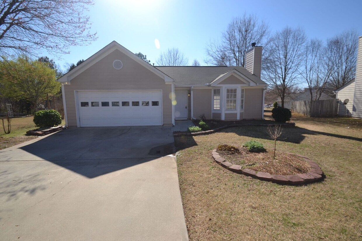 2715 Burnstone Run - House Rental in Lawrenceville, GA | Apartments.com