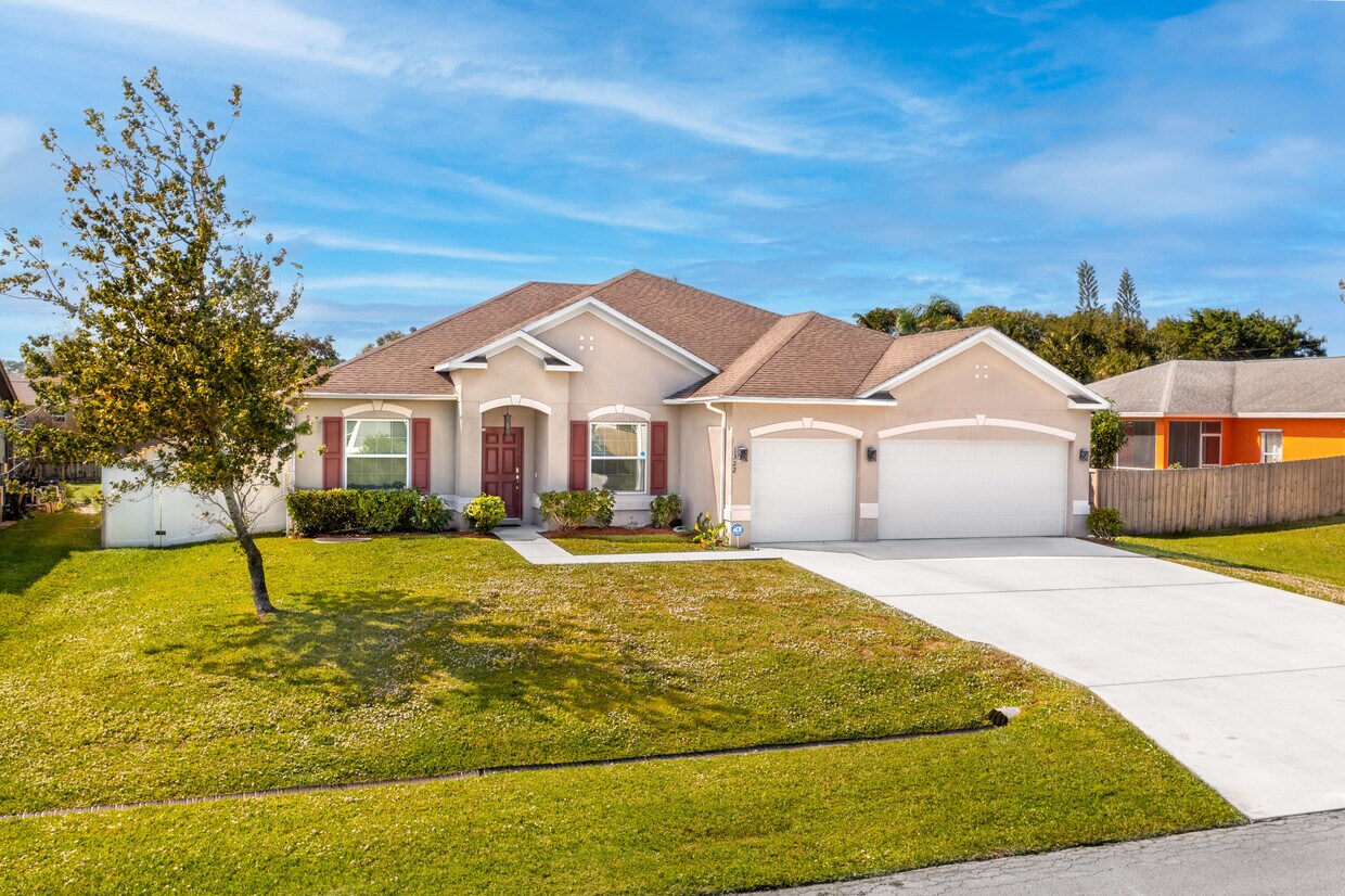 1322 SE Nancy Ln, Port Saint Lucie, FL 34983 - House Rental in Port ...