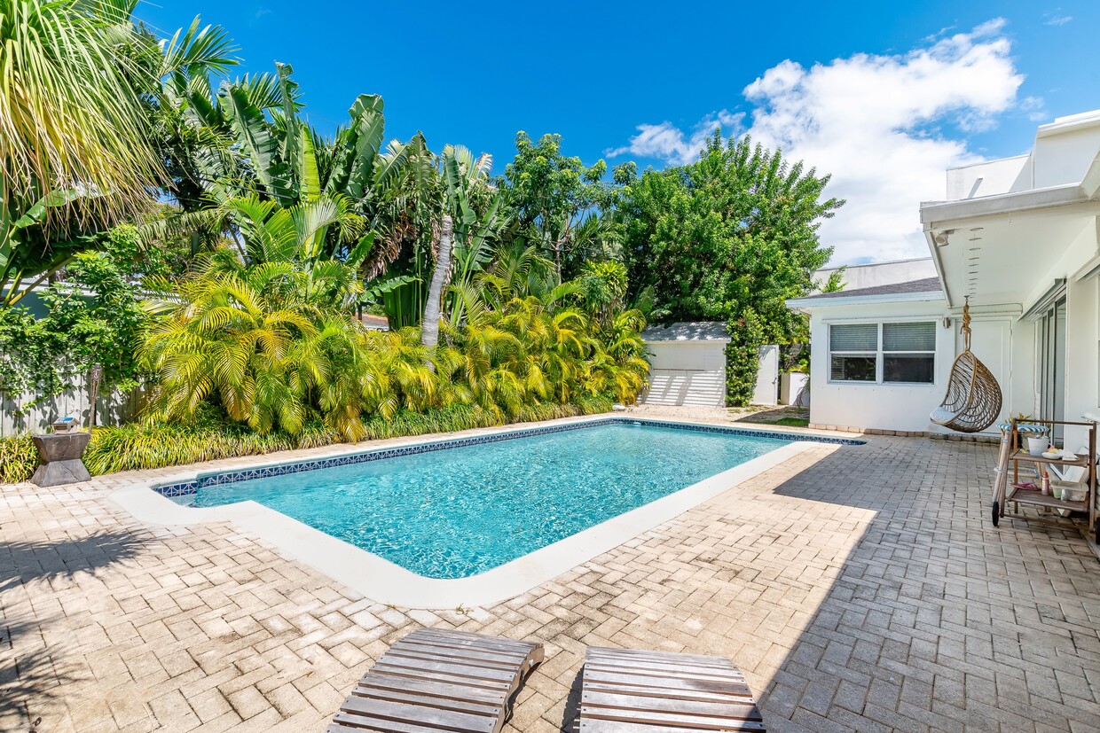 654 Hampton Ln, Key Biscayne, FL 33149 - House Rental in Key Biscayne ...