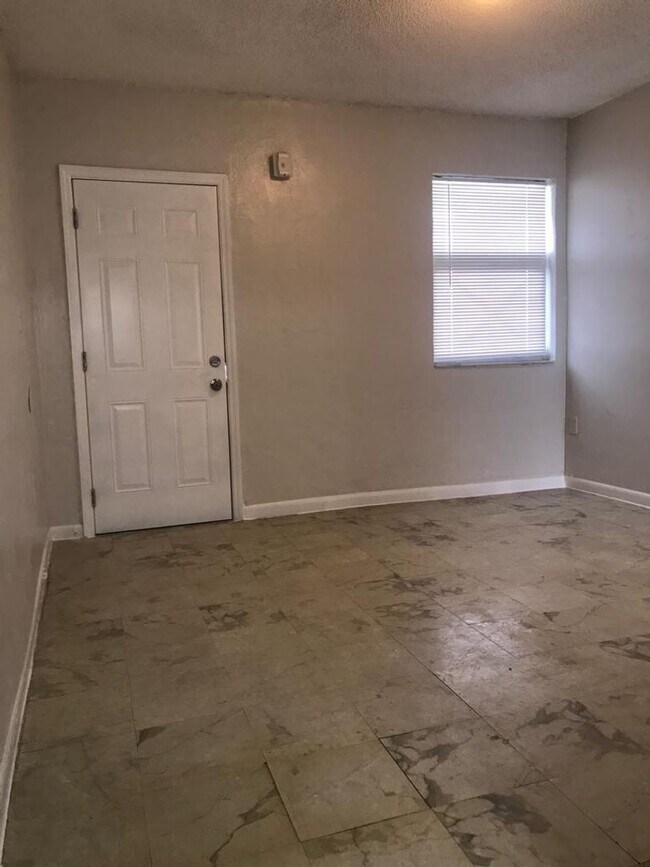 1805 NW 2Nd Ct Unit 1805-304, Miami, FL 33136 - Room for Rent in Miami ...