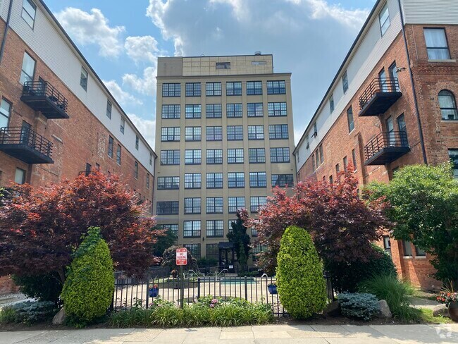 Jefferson Condos for Rent - Detroit, MI | Apartments.com