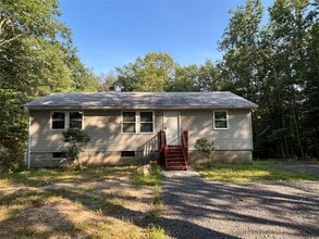 Apartments for Rent with Yard in Walker Valley NY