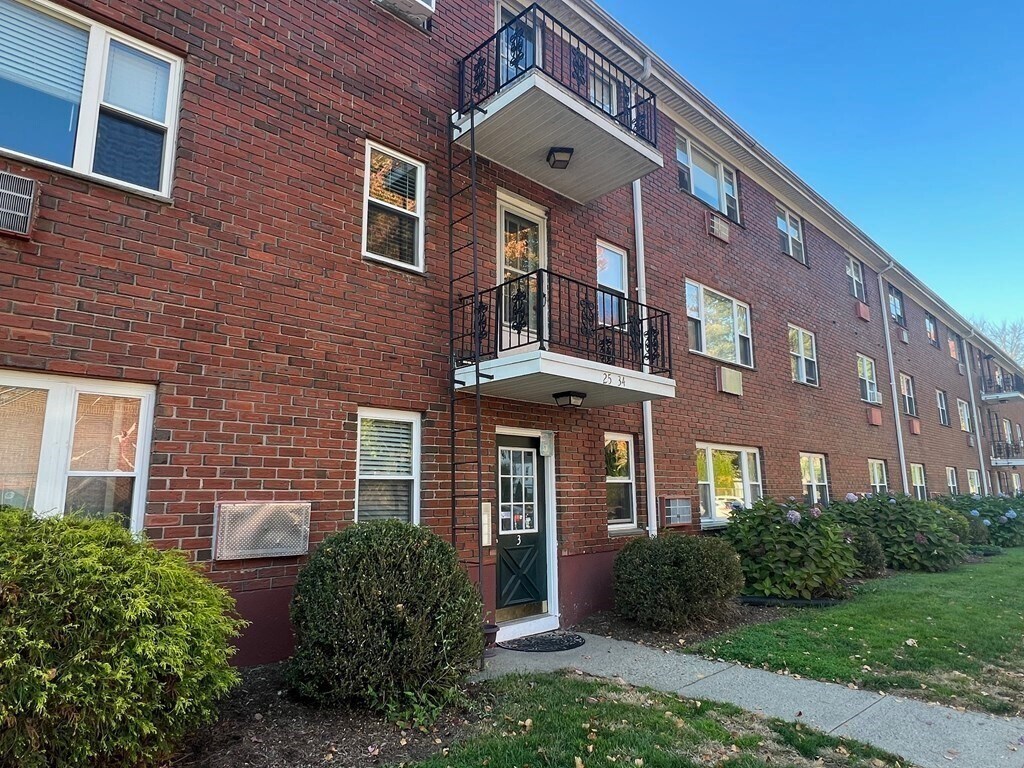 25 Regency Park Dr Unit 25, Agawam, MA 01001 - Condo for Rent in Agawam ...