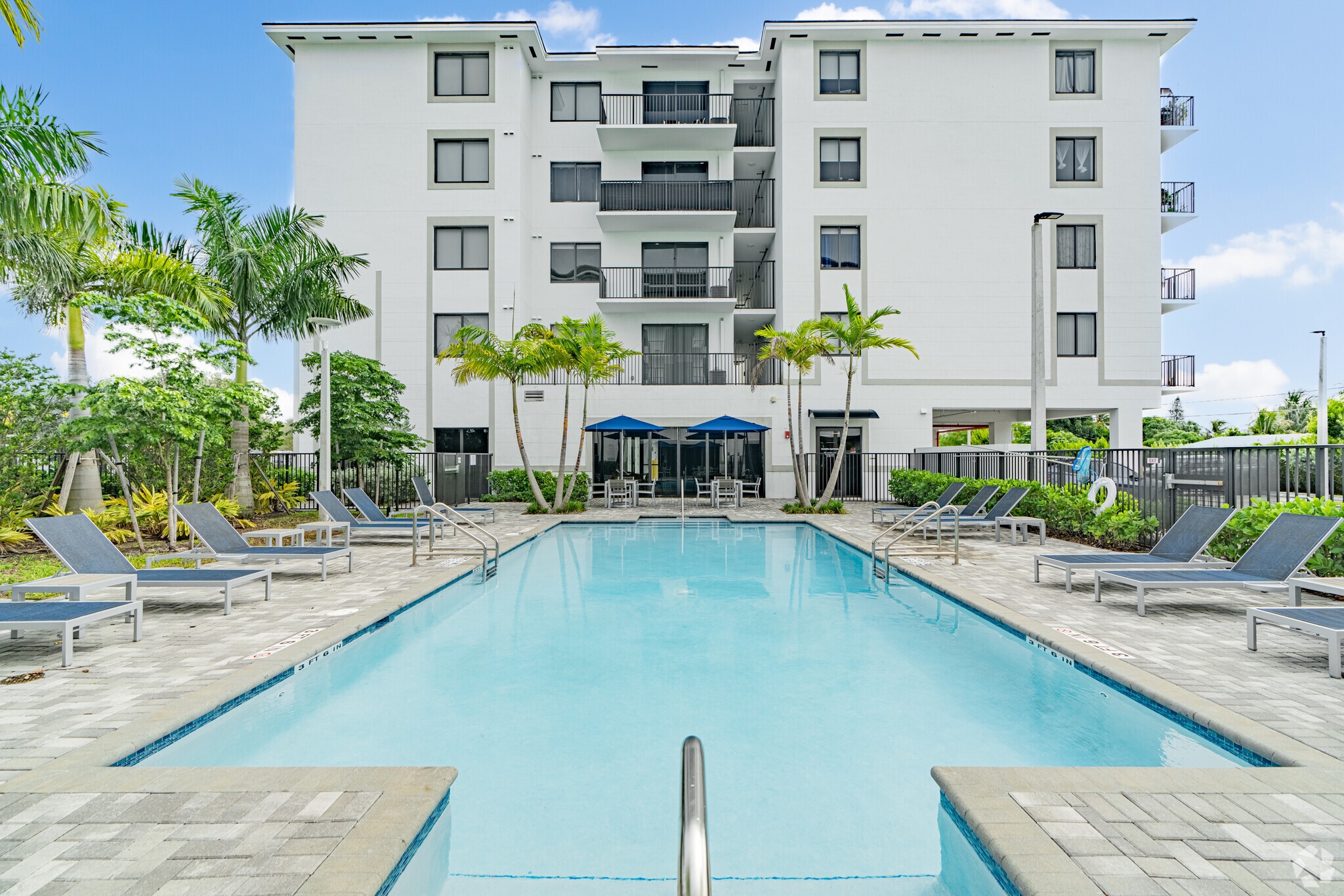 Countyline Apartments - 1080 Ne 215th St Miami Gardens, FL 33179 ...