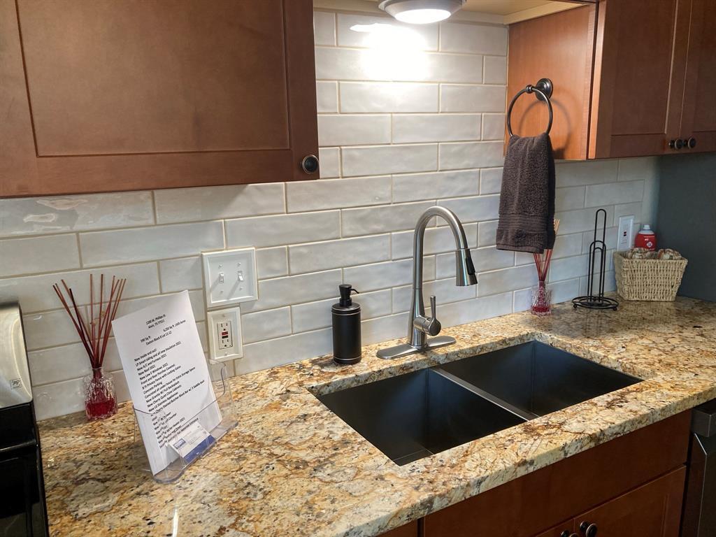 1200 W Phillips St, Alvin, TX 77511 - House Rental in Alvin, TX ...