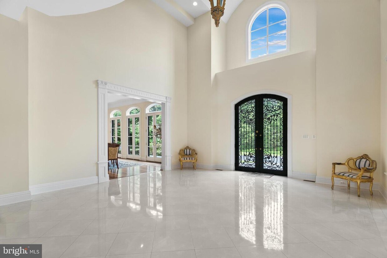 11642 Blue Ridge Ln, Great Falls, VA 22066 - House Rental in Great ...