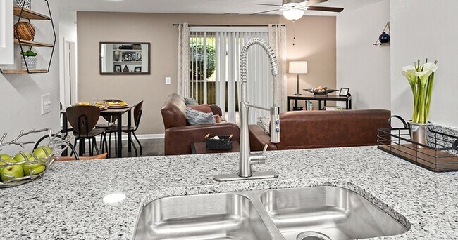 The Hills Northview Apartments - Apartments in Harrisonburg, VA ...