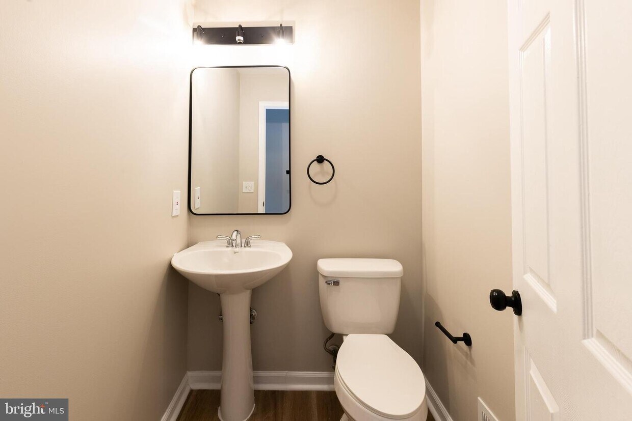 1630 27th St SE, Washington, DC 20020 - Townhome Rentals in Washington ...