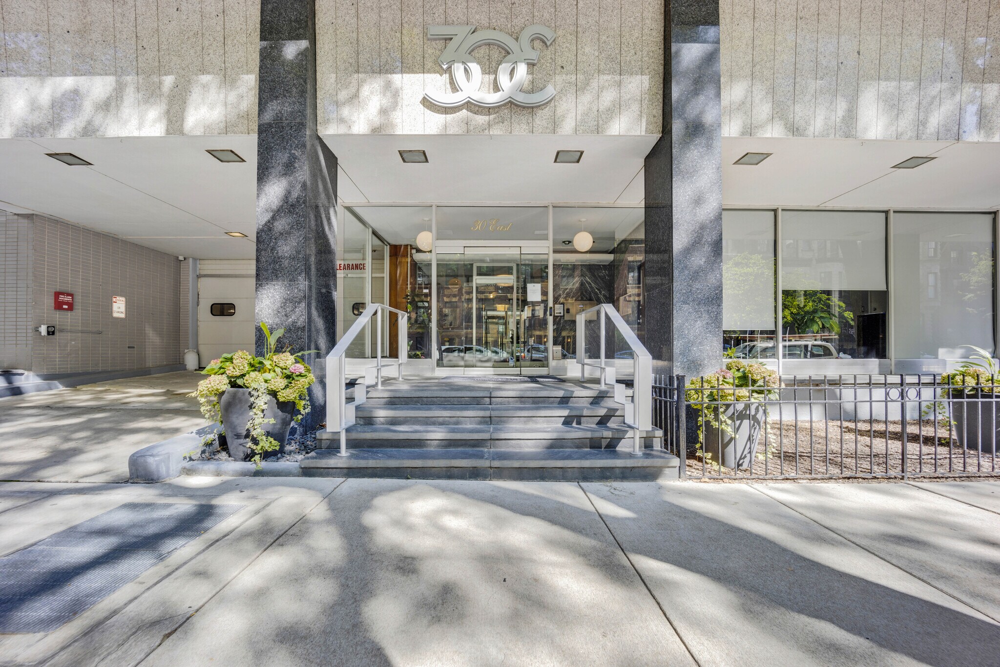 30 E Elm St Unit 11B, Chicago, IL 60611 - Condo for Rent in Chicago, IL ...