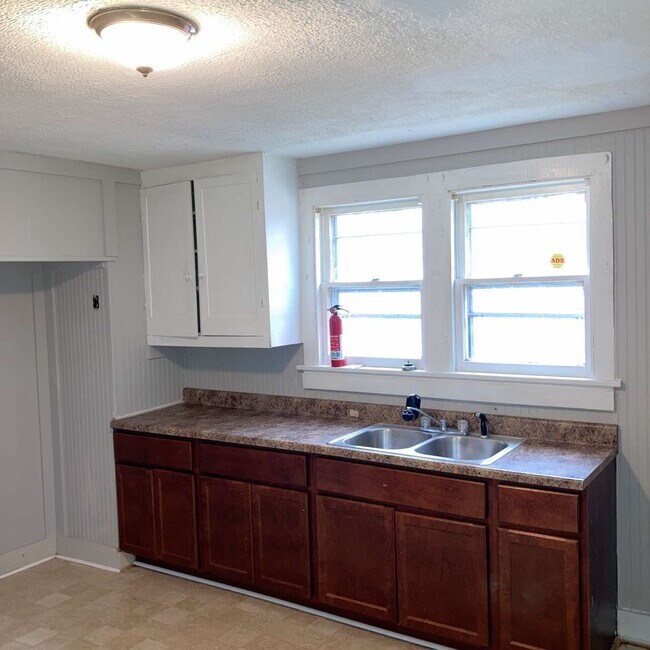 121 Means Ave Hopkinsville KY 42240 House For Rent In Hopkinsville 121-means-ave-hopkinsville-ky-42240-house-for-rent-in-hopkinsville