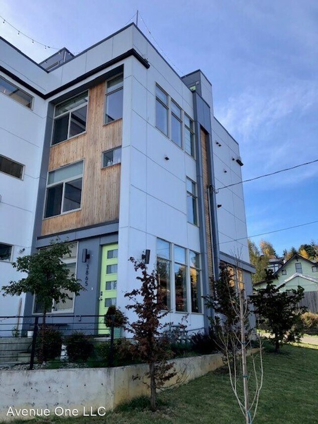 3865 Gilman Ave W, Seattle, WA 98199 - House Rental in Seattle, WA ...