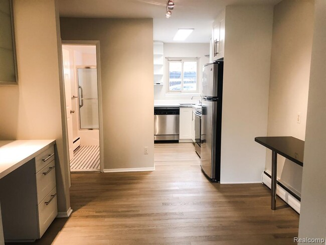 2655 E Maple Rd Unit 7, Birmingham, MI 48009 - Condo for Rent in ...