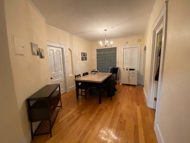 20 Stedman St Unit 1st floor, Brookline, MA 02446 - Room for Rent in ...