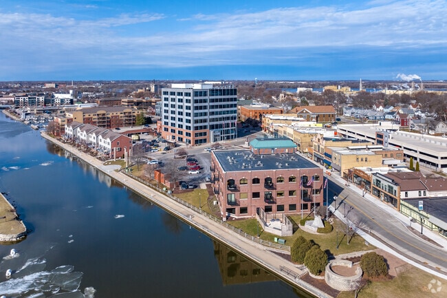 City Hall Apartments for Rent - Menasha, WI - Updated Today ...