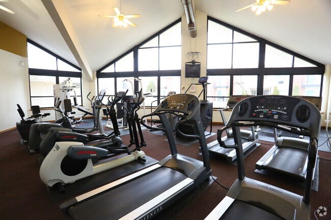 Park Ridge Commons Apartments - Des Plaines, IL | Apartments.com