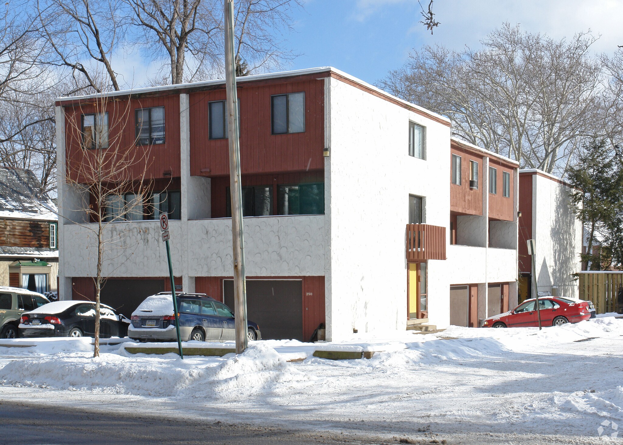 The Commons - 249-259 E Nittany Ave State College, PA 16801 ...