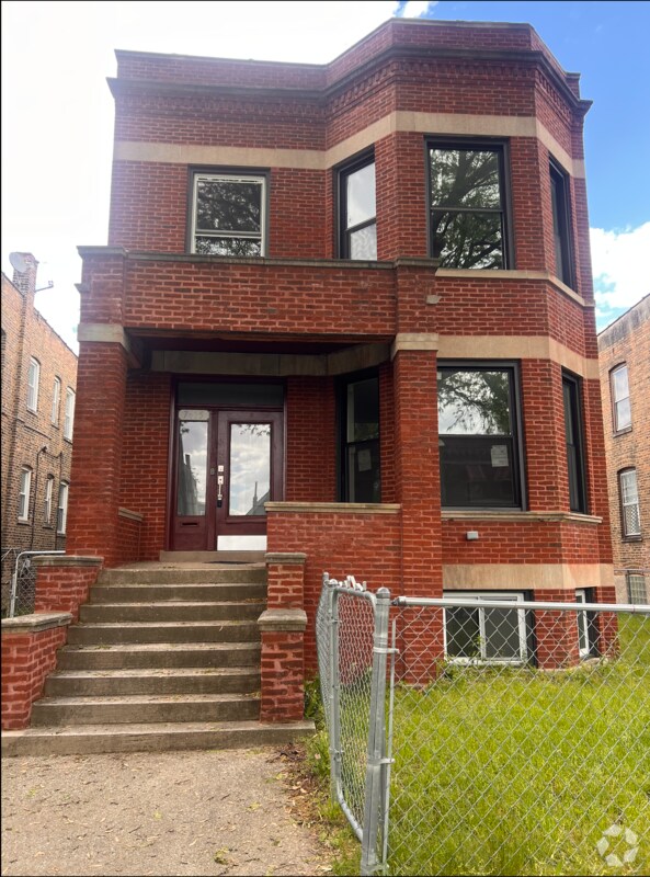 Normal Park Apartments for Rent with Hardwood Floors - Chicago, IL - 5 ...