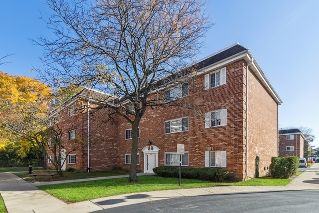 6880 W Touhy Ave Unit 1A, Niles, IL 60714 - Condo for Rent in Niles, IL ...