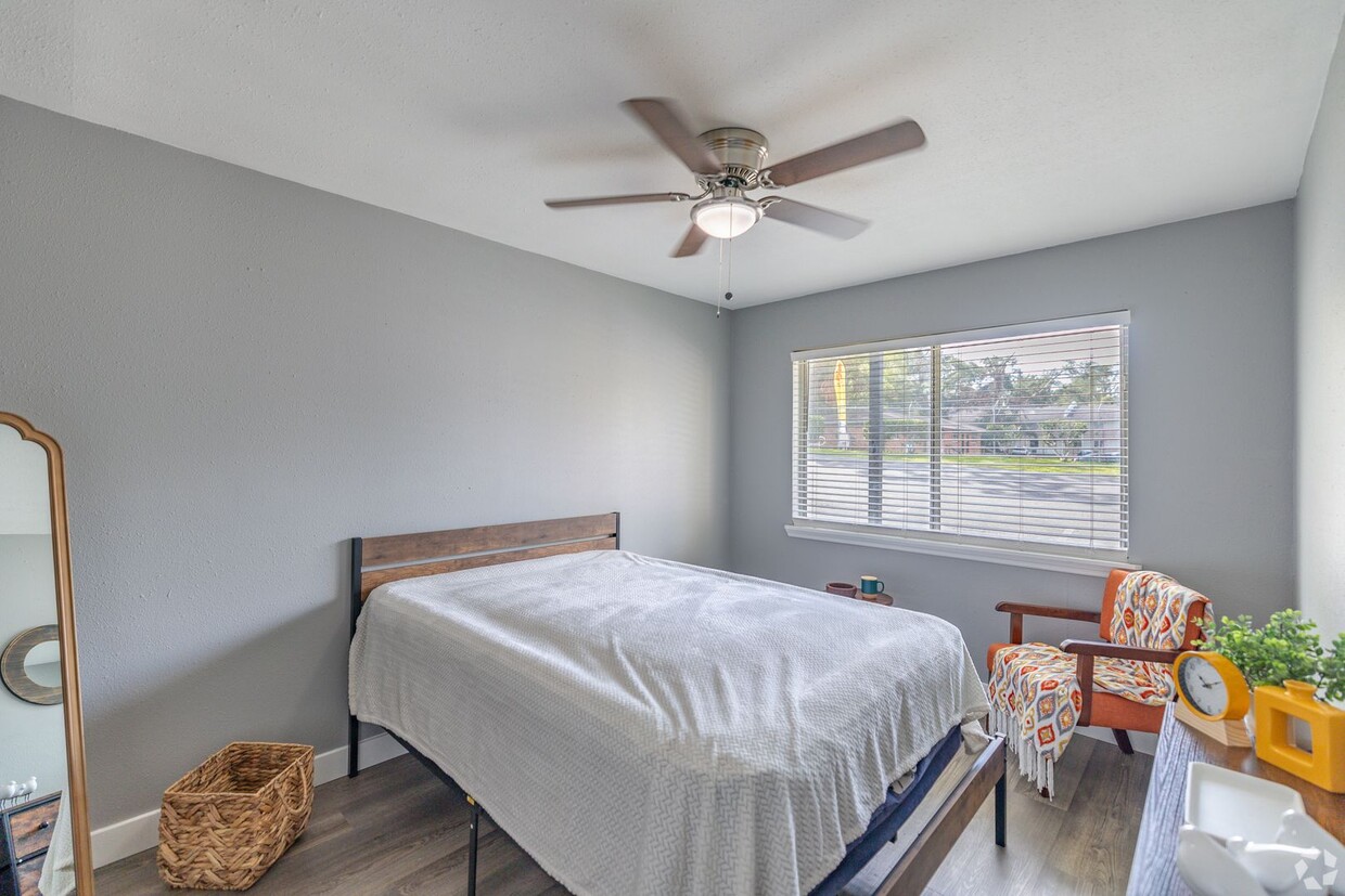 Ashton Park Apartments - 1619 Lake Ave Tallahassee, FL 32310 ...
