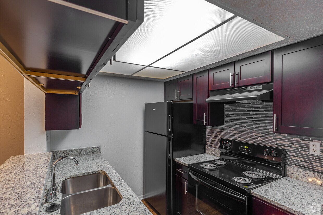 Del Rey Village - Apartments in Dallas, TX | Apartments.com