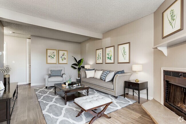 Centretech Apartments for Rent with Extra Storage - Aurora, CO ...