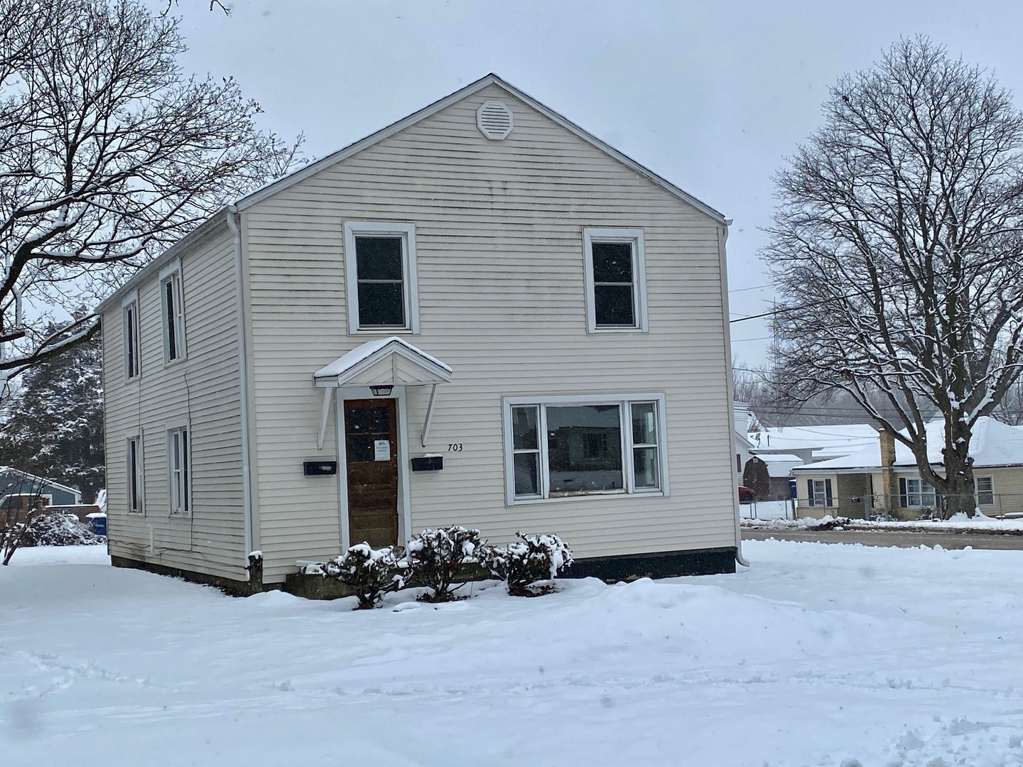 703 Ellwood Ave, Dekalb, IL 60115 - House Rental in Dekalb, IL ...