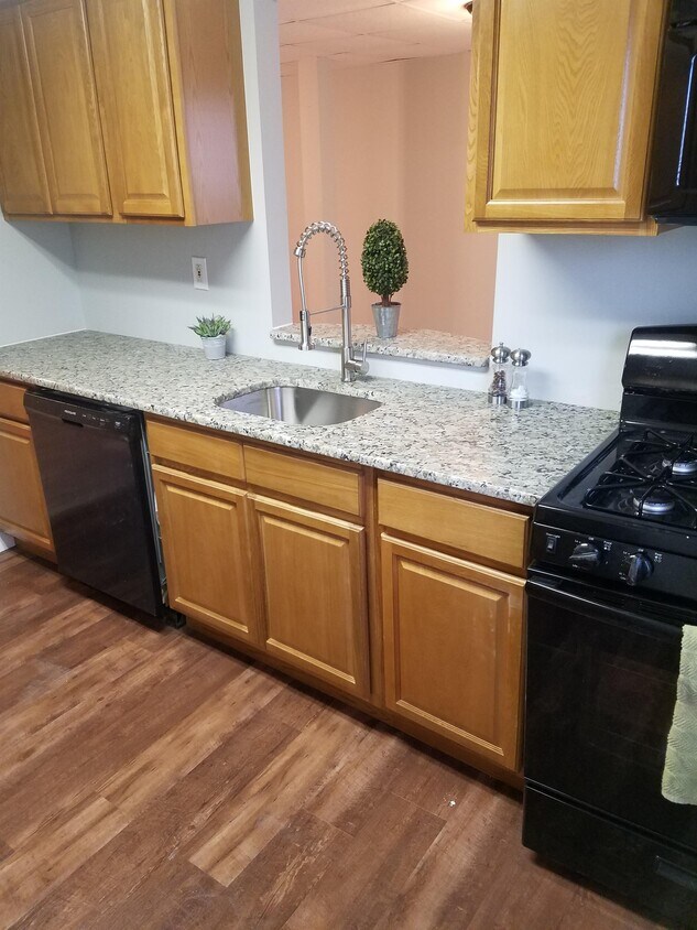 215 S Pavilion Ave Unit D, Riverside, NJ 08075 - Room for Rent in ...