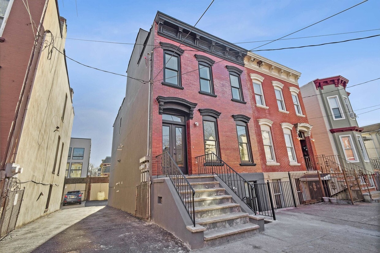 248 Whiton St Unit 1, Jersey City, NJ 07304 - Condo for Rent in Jersey ...