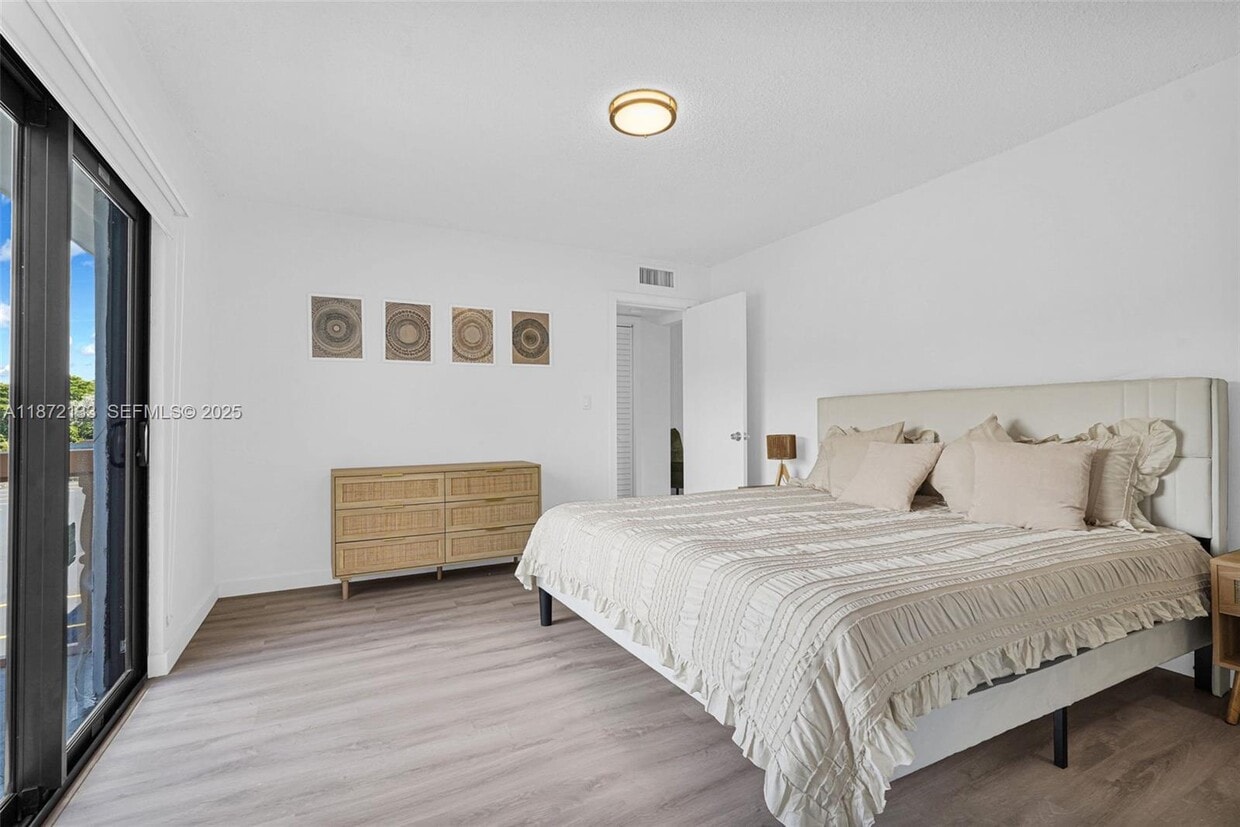 13210 Memorial Hwy Unit 209, Miami, FL 33161 - Room for Rent in Miami ...