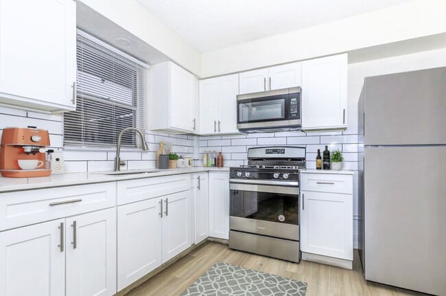 Phoenix Homesteads Apartments for Rent with Hardwood Floors - Phoenix ...