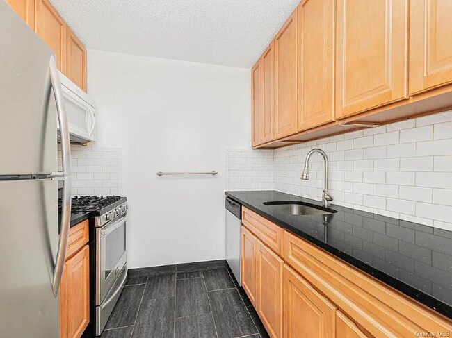 2287 Johnson Ave Unit 10E, The Bronx, NY 10463 | Apartments.com