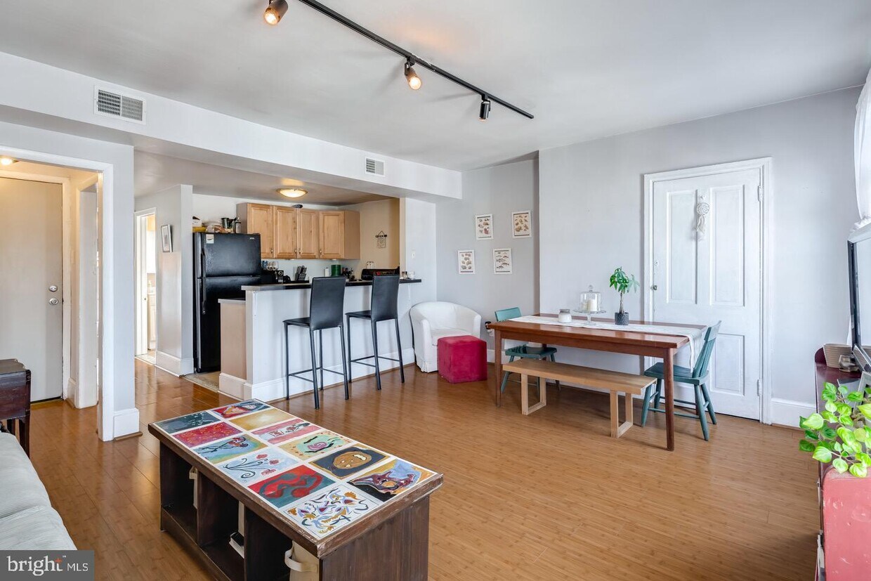 2628 Poplar St, Philadelphia, PA 19130 - Townhome Rentals in ...