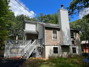 Apartments for Rent with a Balcony in Millrift PA