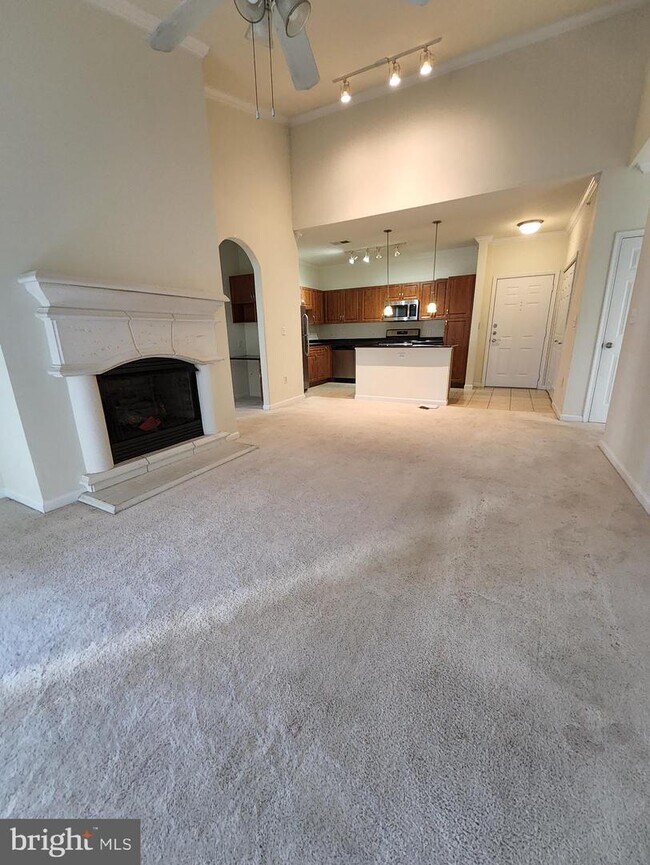 12957 Centre Park Cir Unit 404, Herndon, VA 20171 - Room for Rent in ...