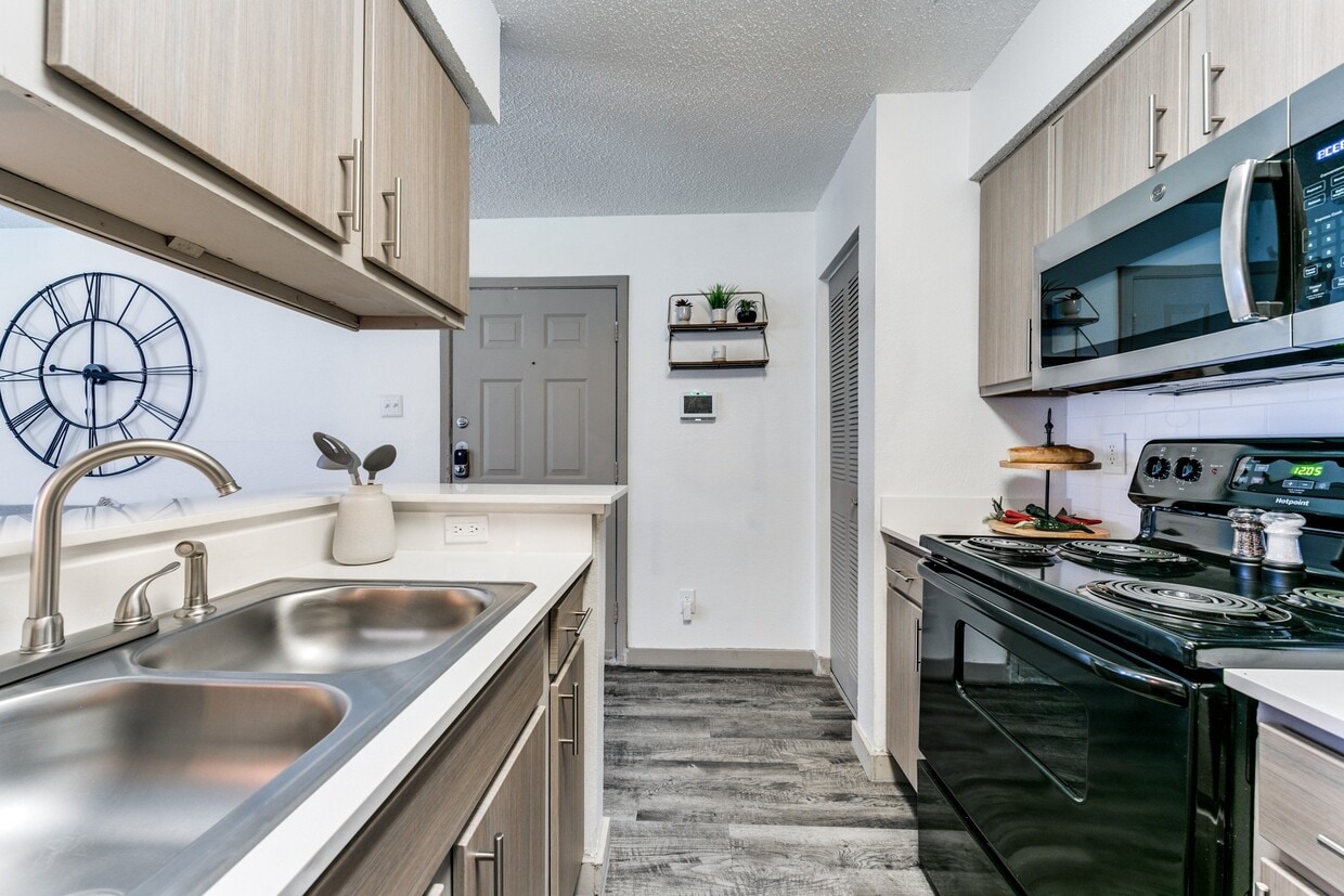 The Emerson - 9900 Adleta Blvd Dallas, TX 75243 | Apartments.com