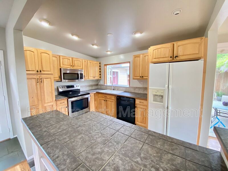 16025 Ne 3Rd St, Bellevue, WA 98008 - House Rental in Bellevue, WA ...