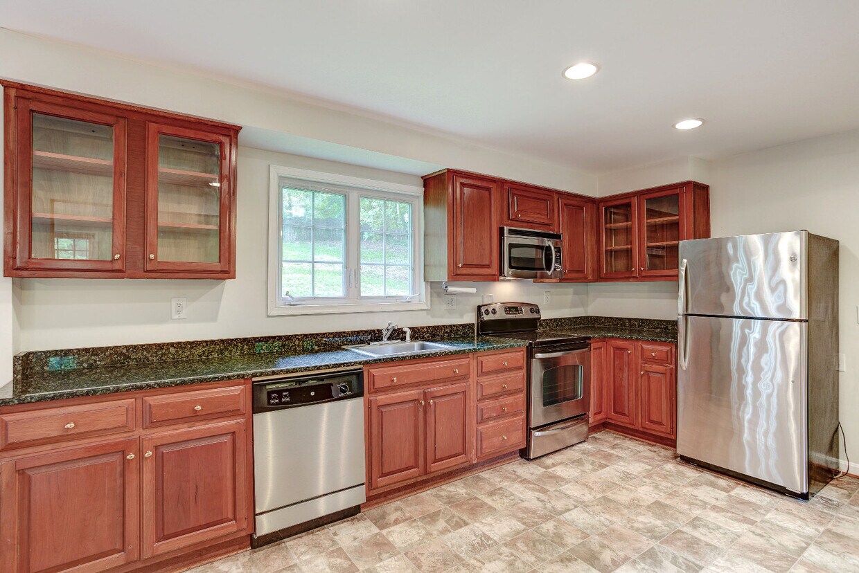 7160 Barry Rd, Alexandria, VA 22315 - House Rental in Alexandria, VA ...