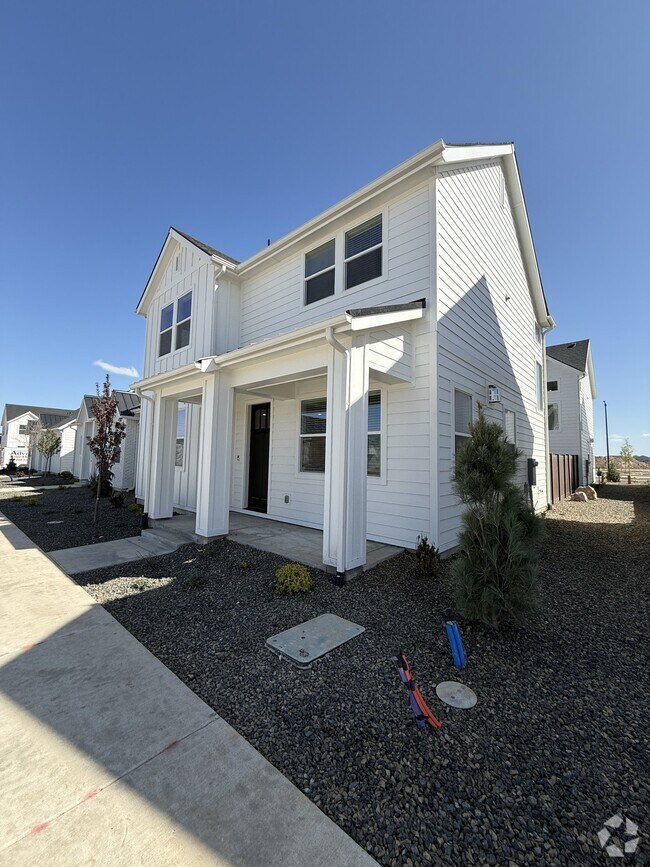 Deer Pointe Apartments for Rent with a Swimming Pool - Caldwell, ID ...