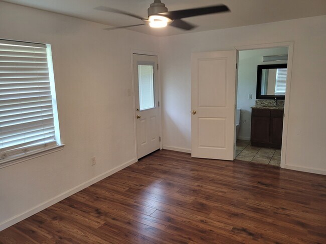 1607 N W S Young Dr Unit A, Killeen, TX 76543 - Apartments in Killeen ...