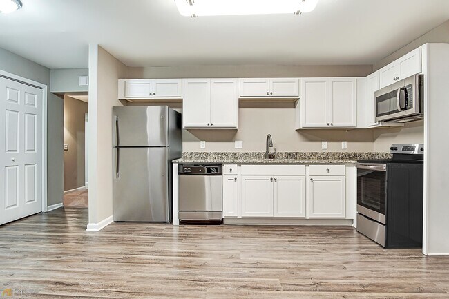 4696 Rockbridge Rd SW, Stone Mountain, GA 30083 - House Rental in Stone ...